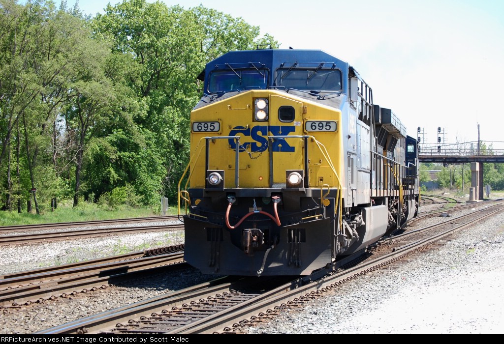CSX 695 & 622